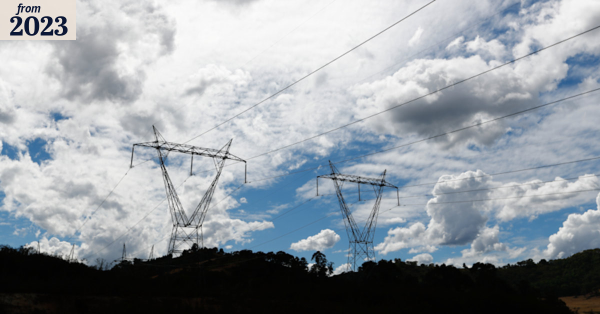 Renewable energy: NSW Labor commits $800m to fast-track transmission lines