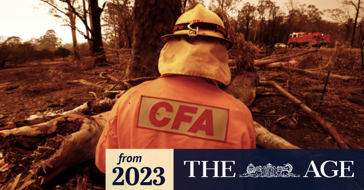 Victoria bushfires: Homes threatened in western Victoria