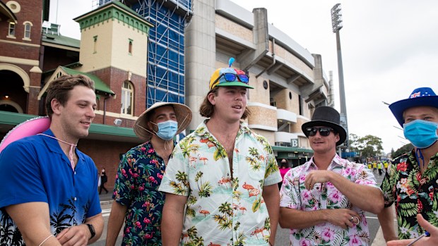 'Sweeto burrito': cricket fans undeterred by Sydney outbreak