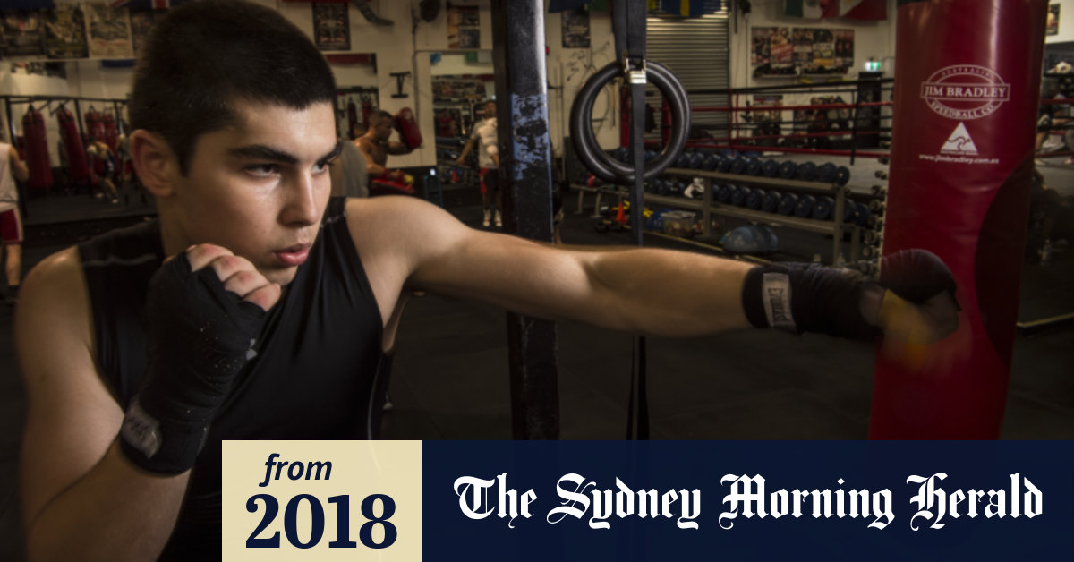 Meet the 'Hammer from Grammar': Schoolboy boxer who scares the pros