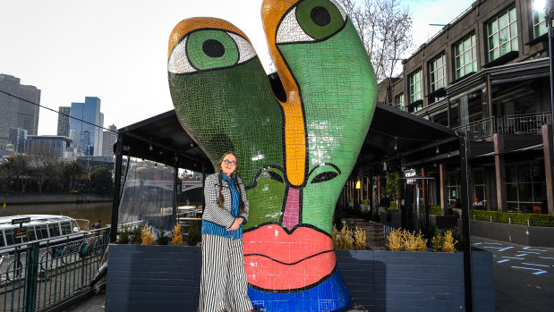 Sculptor who helped create Melbourne’s identity awarded OAM