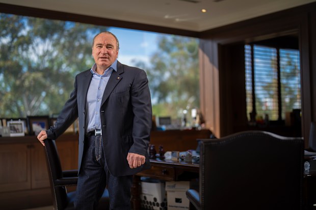 Peter Fox out at Linfox amid billionaire family succession fight