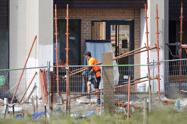 Omicron Australia: construction workforce slammed by COVID isolation rules