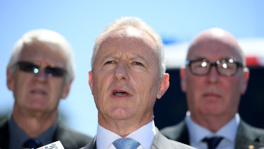 NSW fires: Former RFS chief Greg Mullins claims bushfire resources are ...