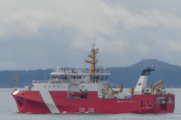 Titanic submersible search live updates: OceanGate Titan vessel’s ...