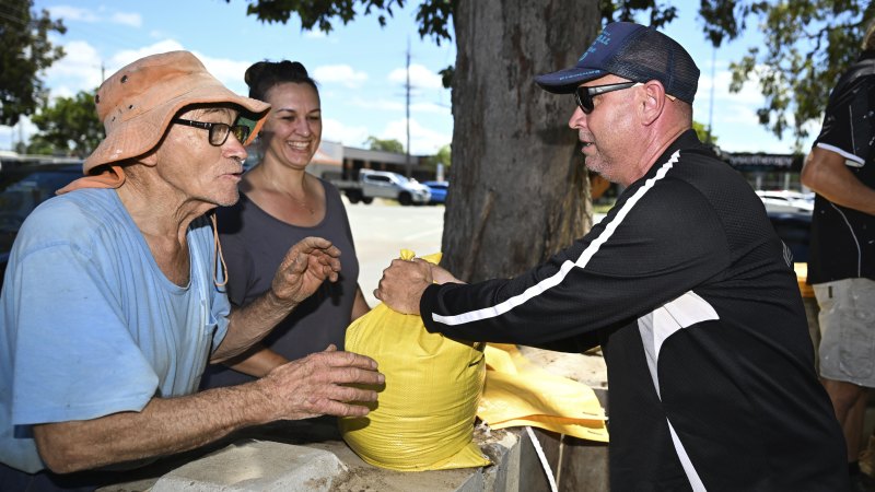 Father helps community prepare for Tropical Cyclone Alfred | News ...
