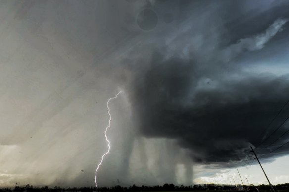Sydney Weather Bom Issues Severe Thunderstorm Warning For City