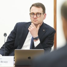 Andrew Bragg digs deep