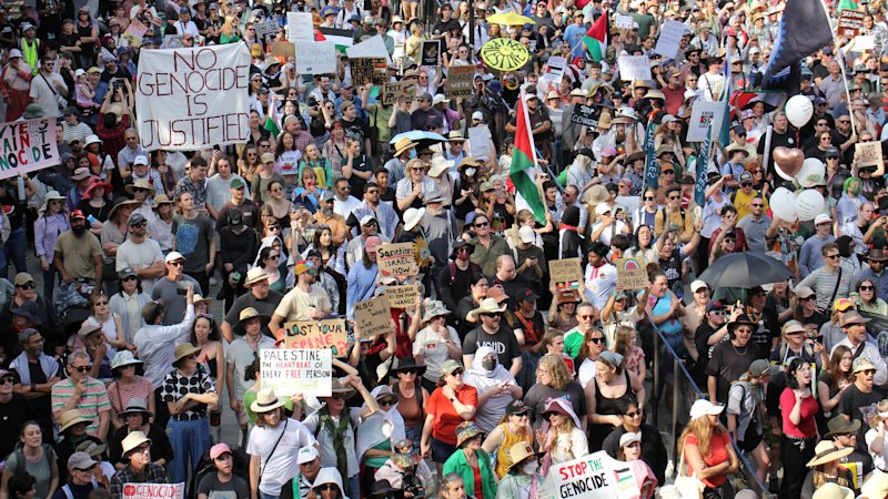 Police will ‘choose their mark’ to enforce protest slogan ban