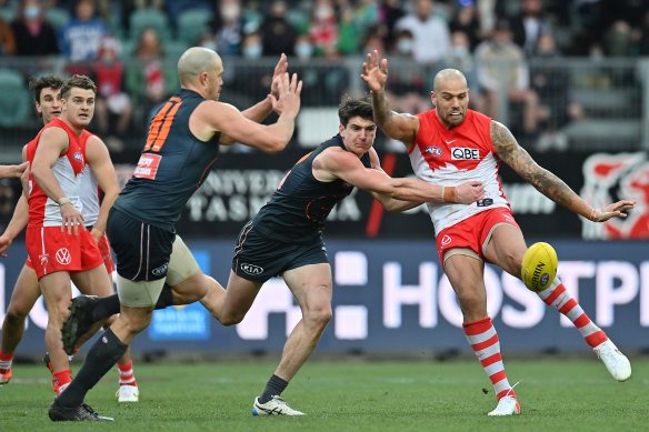 AFL 2022: Sydney Swans ruckman Peter Ladhams gets three game ban on eve ...
