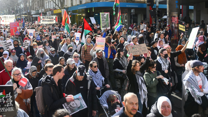 November 2015 Yarn | Down Under Club of Winnipeg