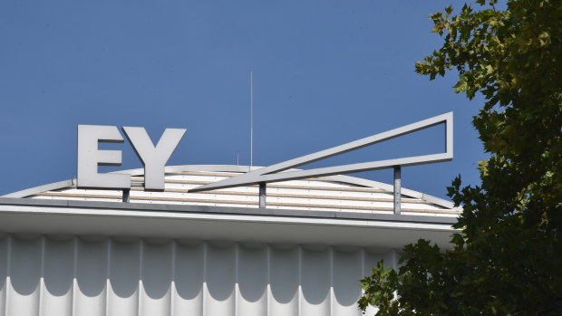 EY global CEO contradicts US leader over plan to split firm