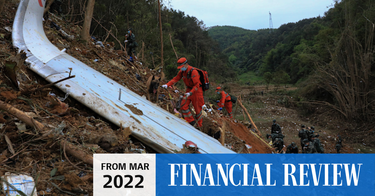 China Eastern Flight 5735 crash: pieces of Boeing 737-800 fell off ...