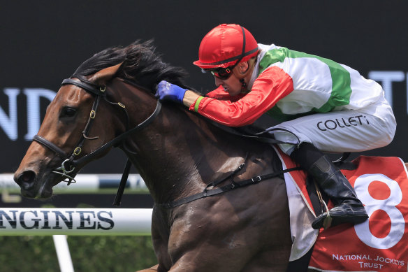 Slipper winner Fireburn chasing Bounding Away in Oaks