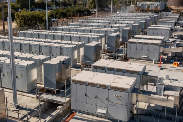 Synergy plans bigger $650m battery for Kwinana as south-west grid gets ...