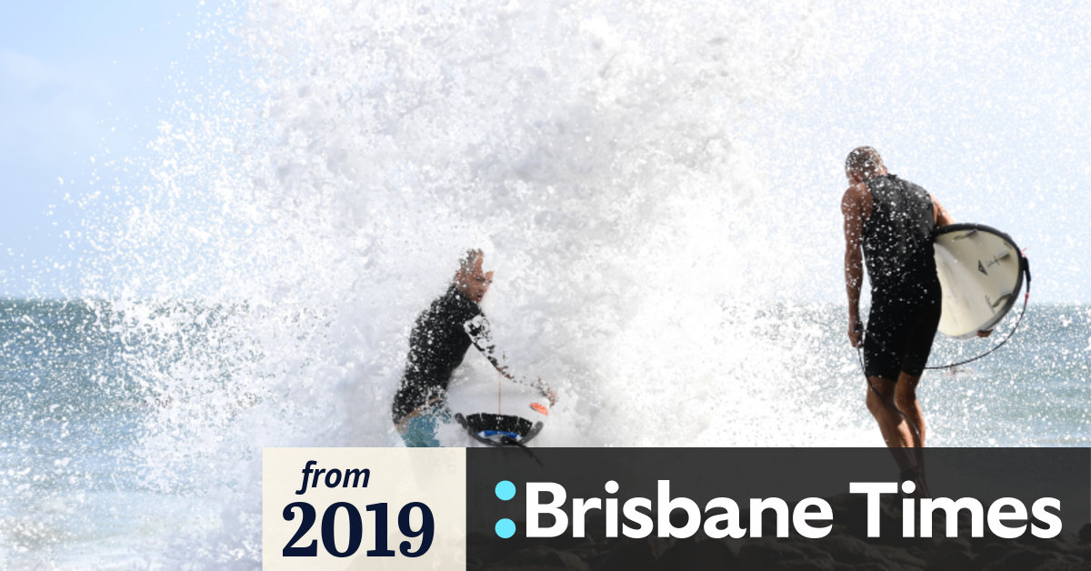 'Twice the size of Debbie': 600km-wide Cyclone Oma to bring 7m waves