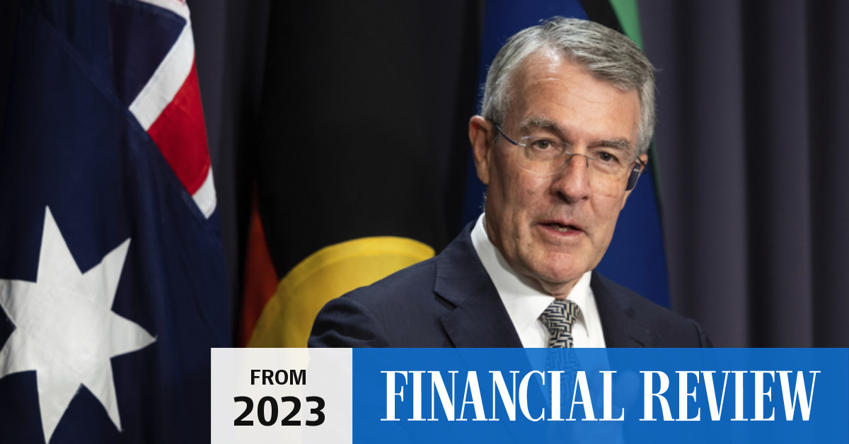 Display and sale of Nazi symbols to be banned