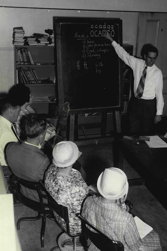 Handwriting in school: Year 7 Victorian curriculum no longer has focus ...