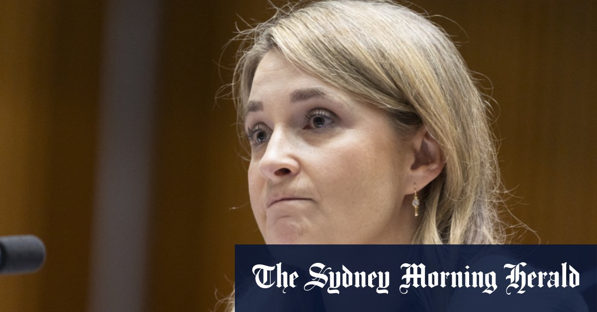 Kelly Bayer Rosmarin esquiva las preguntas sobre su dimisión - Espanol News