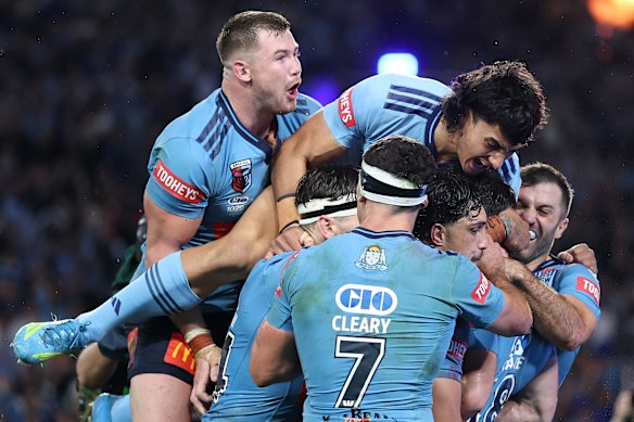 State of Origin Game 1 updates: NSW Blues vs Queensland Maroons; Daley ...