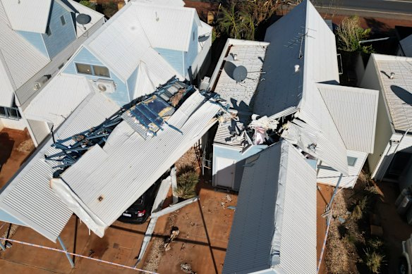 Tropical Cyclone Narelle: Tourists evacuated from Exmouth after cyclone ...
