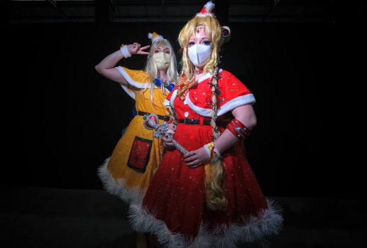 Cosplayers revel in Oz Comic-Con Christmas special at Melbourne Showgrounds