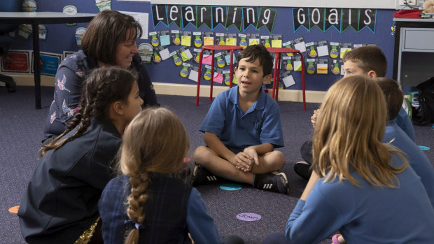 Sydney schools go it alone amid debate about how 'critical thinking ...