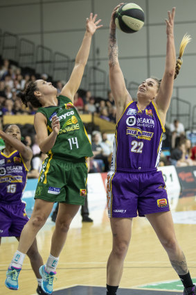 WNBL: Melbourne Boomers enter Christmas on high with derby win over ...