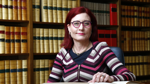 Victorian barristers part ways with Law Council