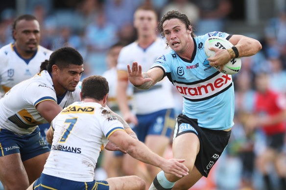 NRL 2020: Nicho Hynes holds nerve to kick winner in Cronulla Sharks ...