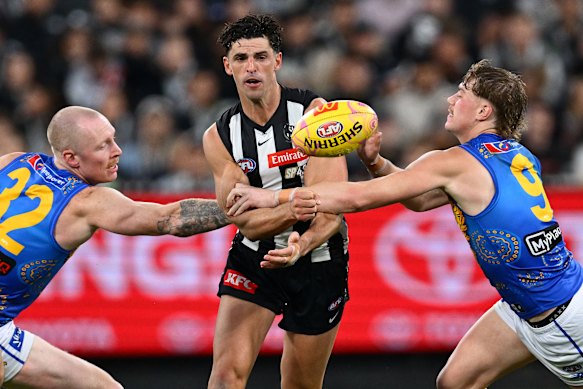 Collingwood vs West Coast Eagles LIVE: AFL round 11 2026, scores ...