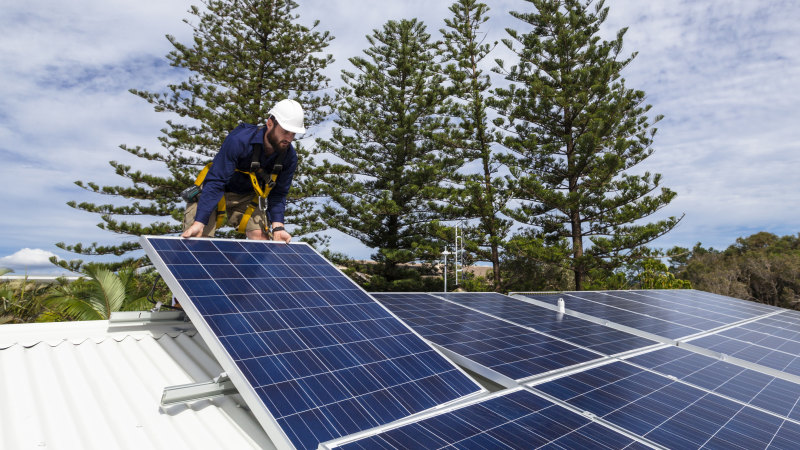 Queensland leading the nation in solar panel uptake, report shows
