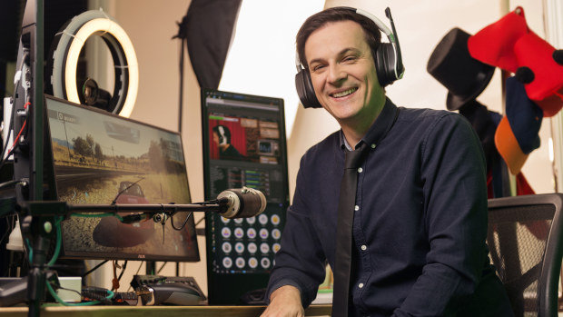 Playing video games to fans - and making a living