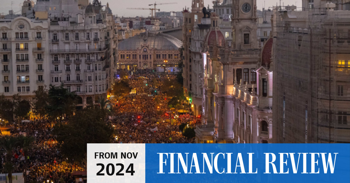 Valencia floods: Thousands of Spaniards protest bungling of disaster ...