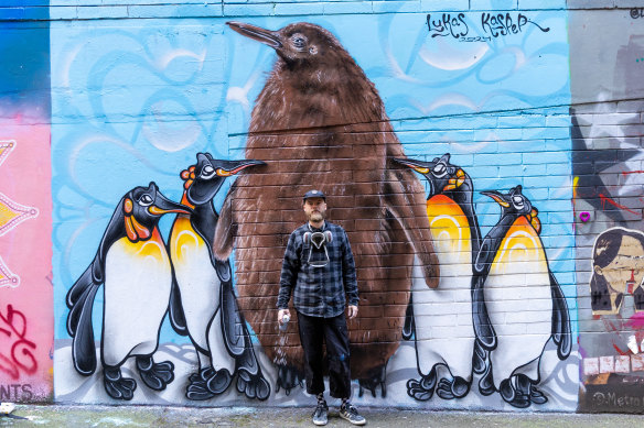 Pesto the penguin: Melbourne laneway gets new mural of internet sensation