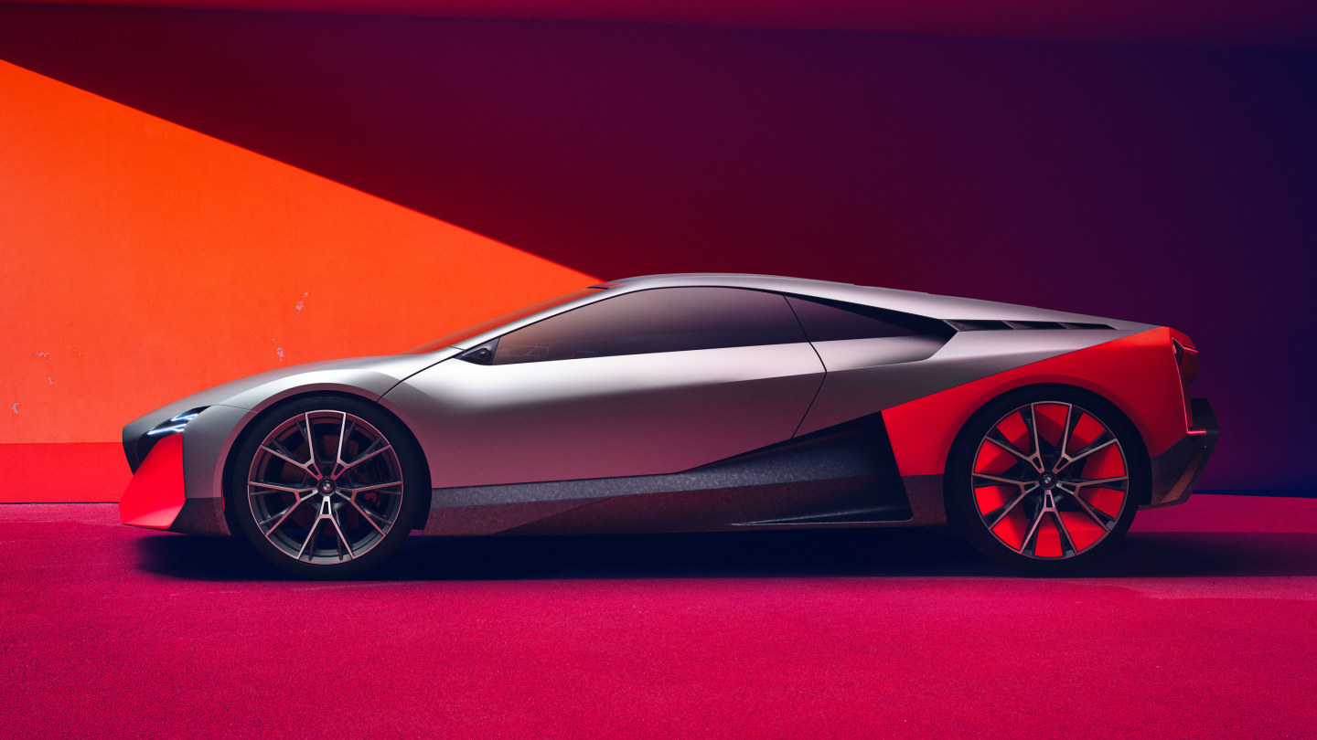 BMW puts it foot on the accelerator for self-driving cars