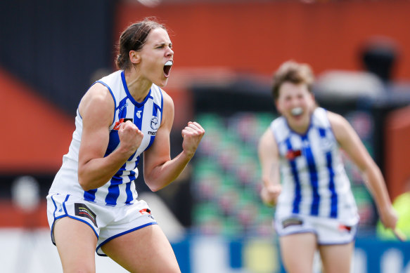AFLW finals 2022: Adelaide Crows beat Collingwood Magpies in the wet ...