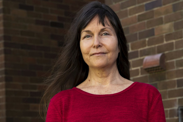 Coronavirus: COVID-19 recession is 'trapping' women in violent households