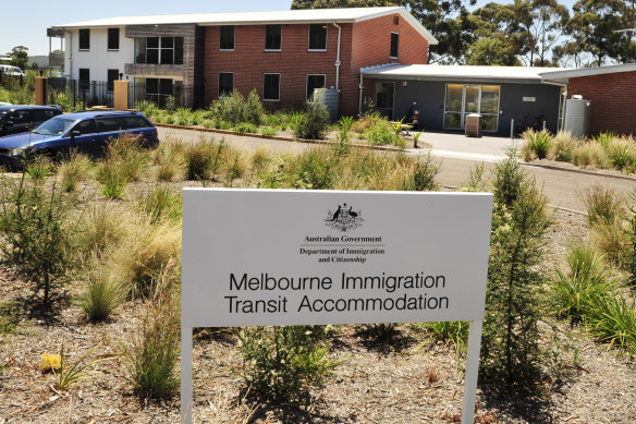 Detention centre visitors say they've been given a bizarre bra warning