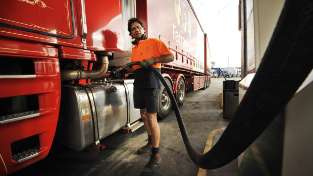 VEA ASX: Viva Energy posts record H1 revenues as refining earnings jump ...