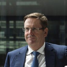 Westpac reduces discount on its $3.5b buyback after shares slide