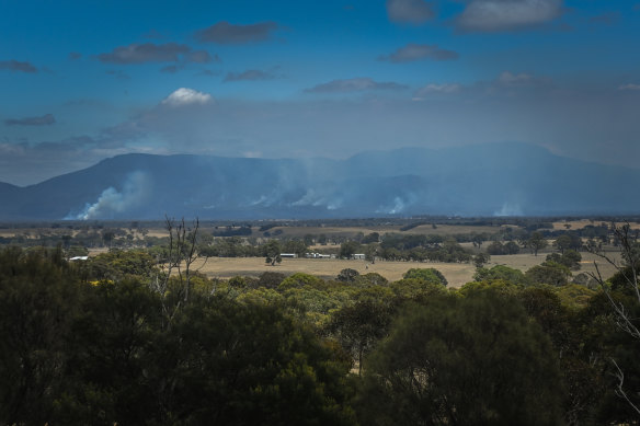 Grampians fire: What Christmas is like as bushfire rages