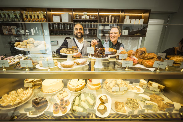 Storm over tea cups: Cafe that ‘mimics’ a Melbourne icon causes a stir
