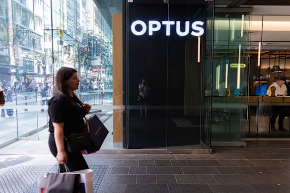 Optus internet outage affecting Triple Zero calls in Brisbane