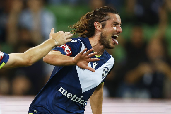 A-League Men 2022: Melbourne Victory takes Melbourne City apart in ...