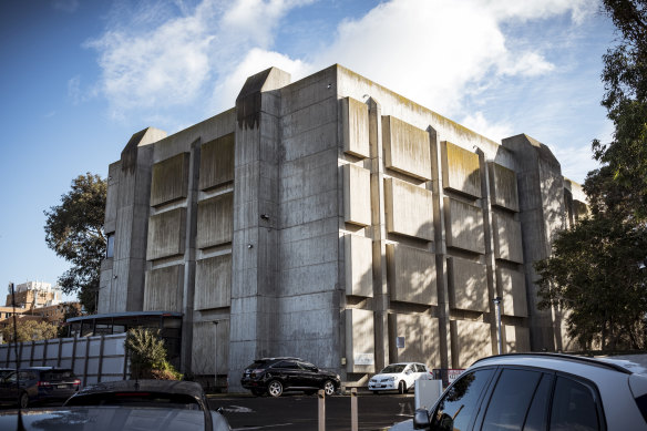 Brutalist Footscray 'bunker' built by mysterious architect wins ...