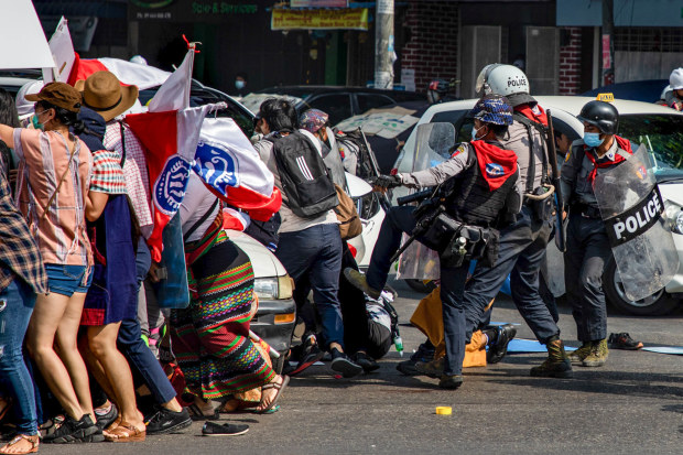 Myanmar police crack down on protests for second day