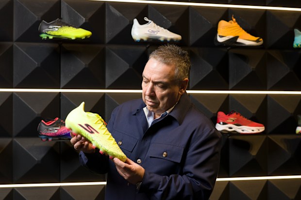 AX1 ASX: Agostinelli’s outrageous bonus fiddle gets ASX waiver