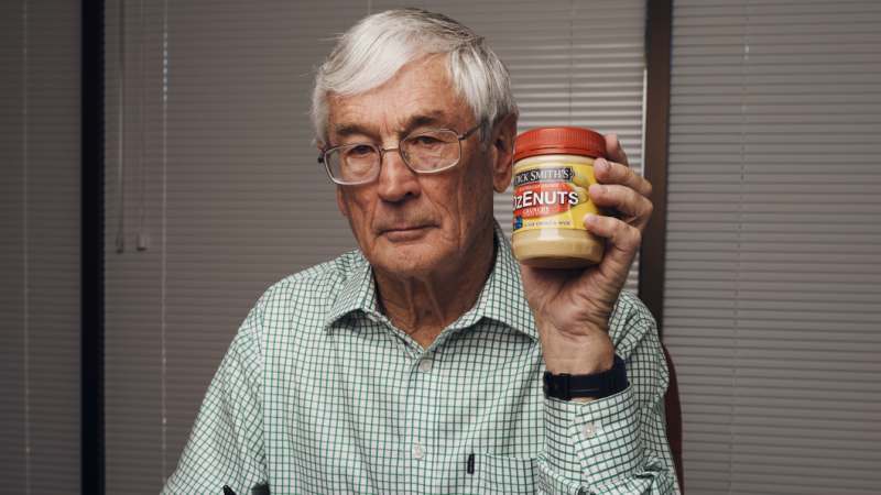 Aldi labelled 'unbeatable' as Dick Smith closes grocery food line