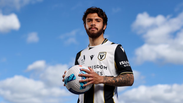 A-League Men: How running with the Macarthur Bulls helped Daniel De ...